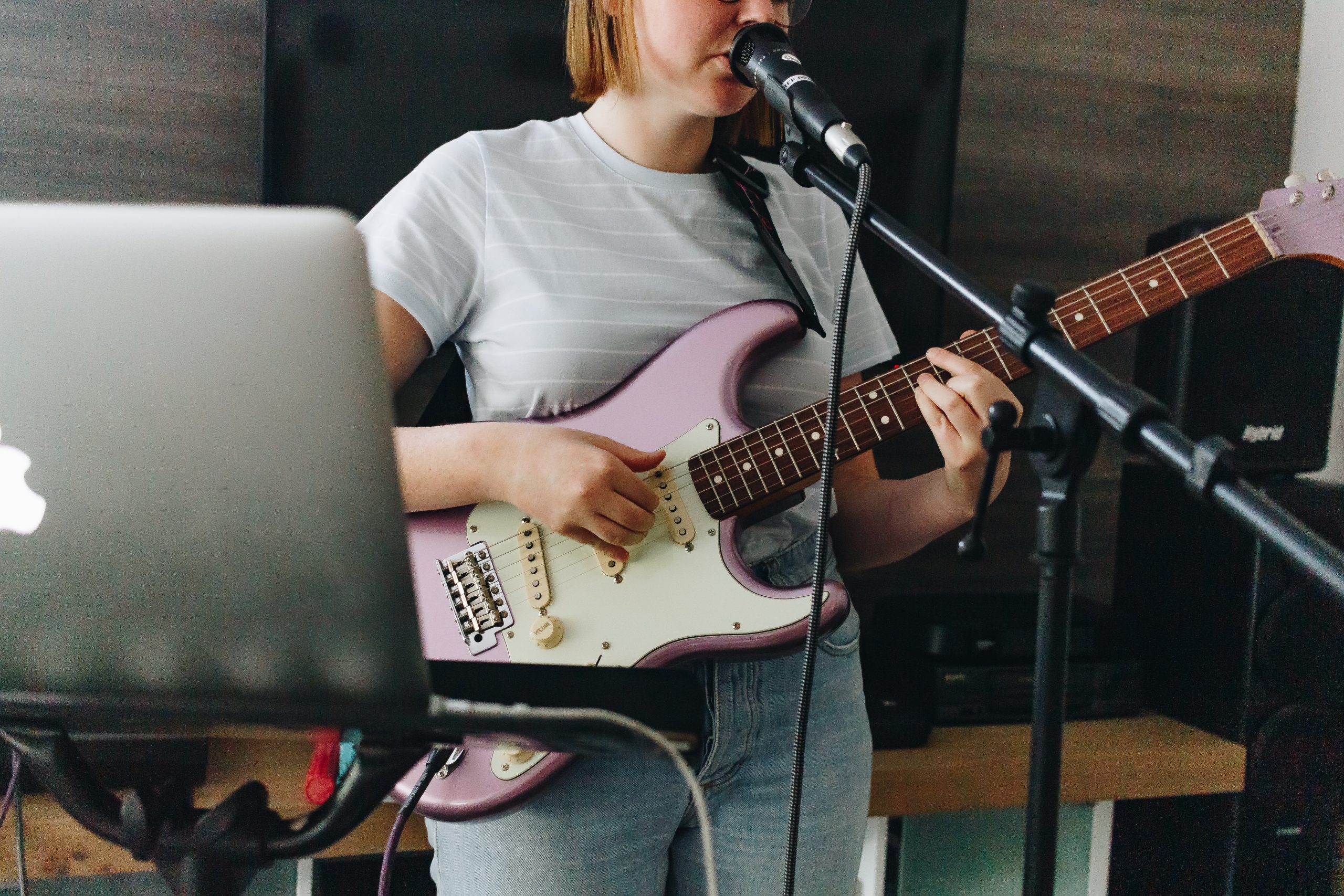 Guitar Lessons Camden January 2022 - Ultimate Guitar Academy